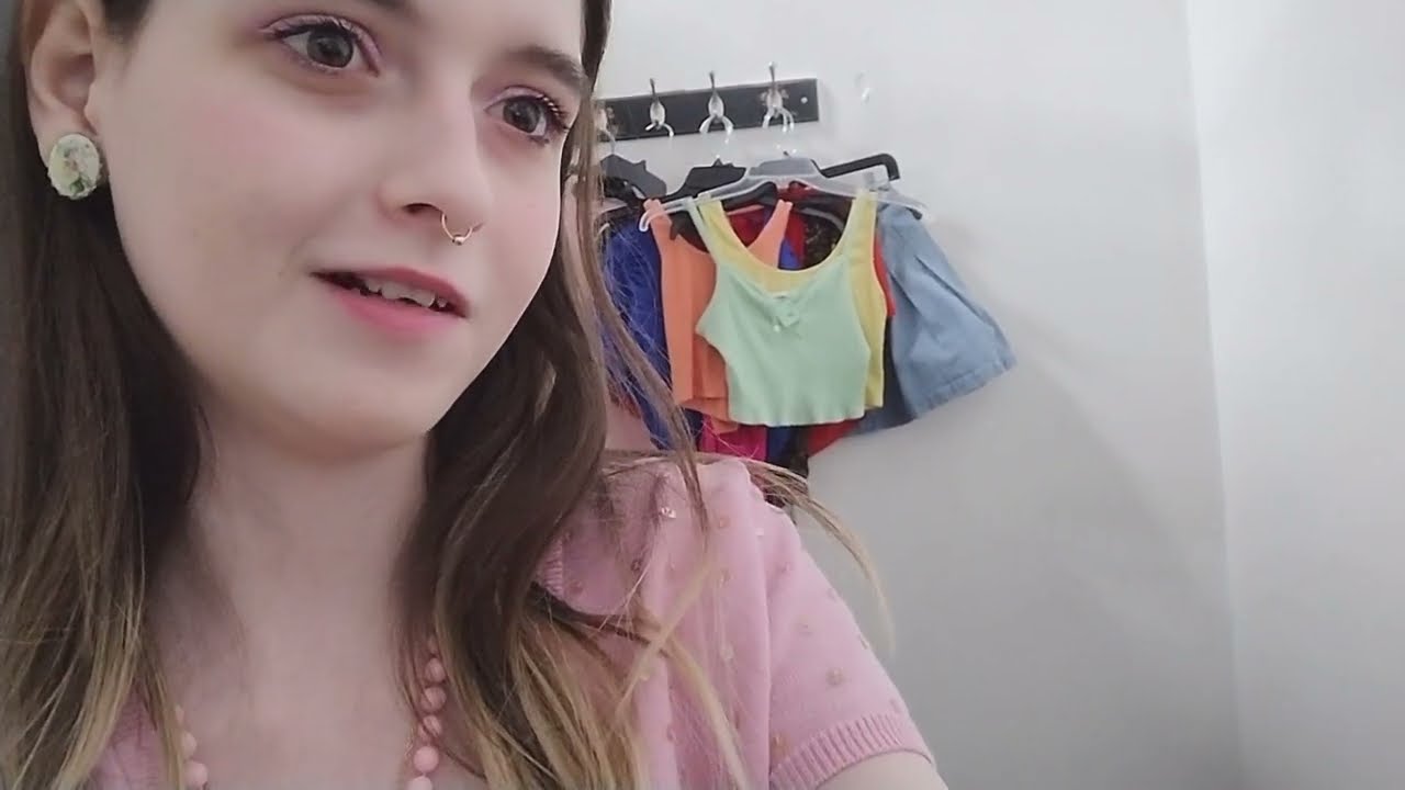 Trying on clothes at the thrift store! 😛 | vonthedon